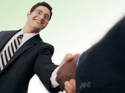 APC lanza su programa regional de canales - CompuChannel